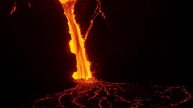 「Lavafall」の画像 - 15 件の Stock 写真、ベクターおよびビデオ | Adobe Stock