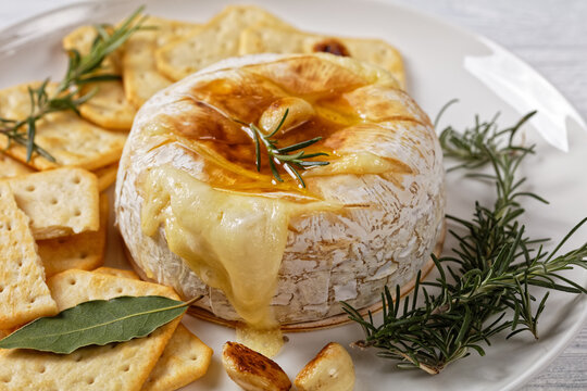 Brie Plate Bilder – Durchsuchen 33,228 Archivfotos, Vektorgrafiken und ...