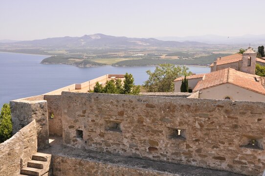 「Forteca」の画像 - 6,831 件の Stock 写真、ベクターおよびビデオ | Adobe Stock