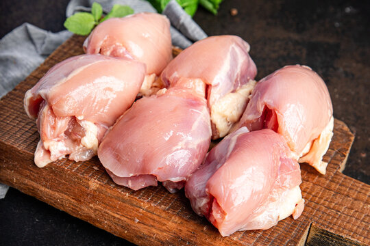 Boneless Skinless Chicken Thigh Images – Browse 2,409 Stock Photos ...