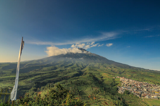 Imágenes de Wonosobo: descubre bancos de fotos, ilustraciones, vectores ...