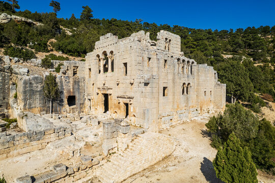 「Isauria」の写真素材 | 175件の無料イラスト画像 | Adobe Stock