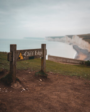 "Cliff Edge" Images – Browse 8,853 Stock Photos, Vectors, and Video ...