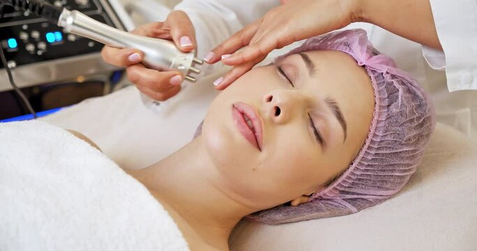 Microcurrent Изображения: просматривайте стоковые фотографии, векторные изображения и видео в ...