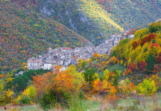 รูปภาพAbruzzi – เลือกดูภาพถ่ายสต็อก เวกเตอร์ และวิดีโอ3,169 | Adobe Stock