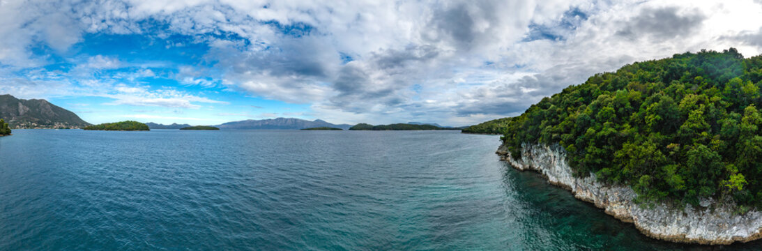รูปภาพIonisch – เลือกดูภาพถ่ายสต็อก เวกเตอร์ และวิดีโอ1,590 | Adobe Stock
