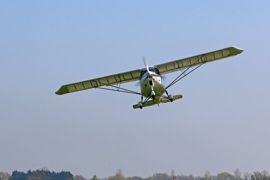 Ultralight Images – Browse 5,464 Stock Photos, Vectors, and Video ...