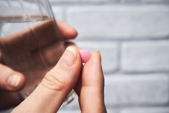 "Take A Pill" Bilder – Durchsuchen 416 Archivfotos, Vektorgrafiken und ...