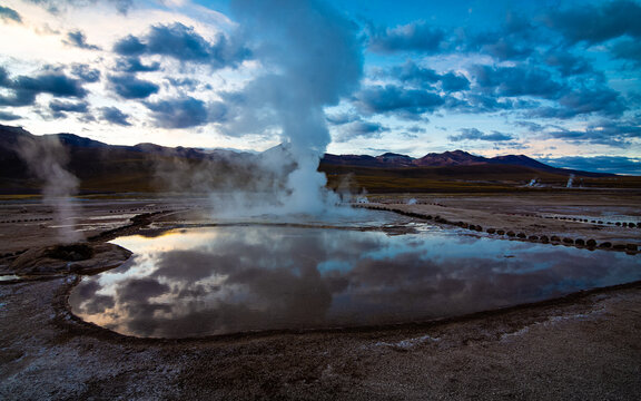 รูปภาพGeiser – เลือกดูภาพถ่ายสต็อก เวกเตอร์ และวิดีโอ1,192 | Adobe Stock