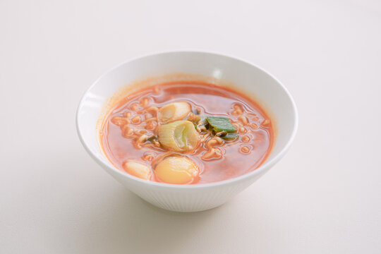 Ramyon Bilder – Durchsuchen 2,442 Archivfotos, Vektorgrafiken und ...