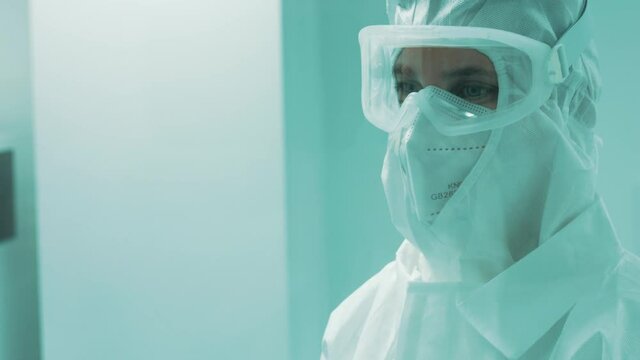 Doctor In Full Ppe Images – Browse 1,182 Stock Photos, Vectors, and ...