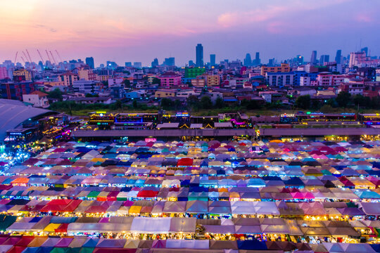 รูปภาพRatchada – เลือกดูภาพถ่ายสต็อก เวกเตอร์ และวิดีโอ1,208 | Adobe Stock