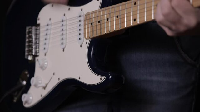 Six-String Bilder – Durchsuchen 1,588 Archivfotos, Vektorgrafiken und ...