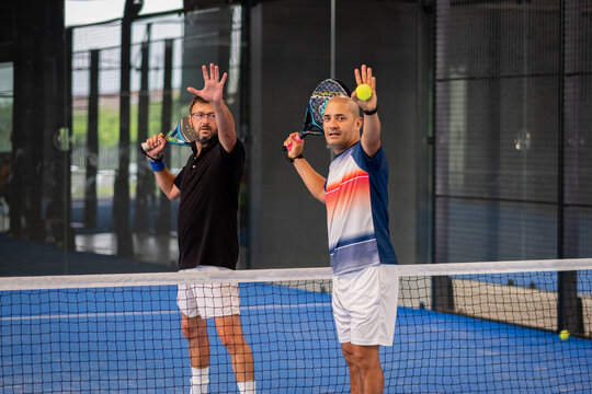 Padel bilder – Bläddra bland 4,406 stockfoton, vektorer och videor ...