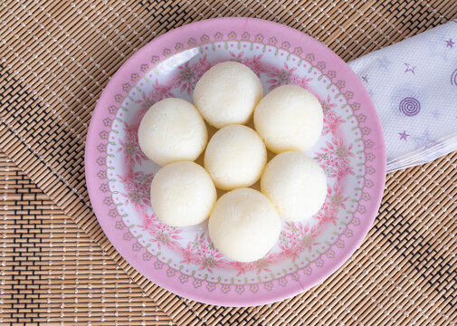 รูปภาพRosogolla – เลือกดูภาพถ่ายสต็อก เวกเตอร์ และวิดีโอ3,597 | Adobe Stock