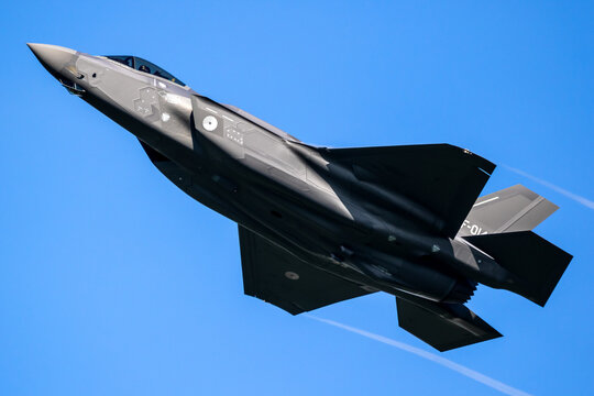 รูปภาพStealth – เลือกดูภาพถ่ายสต็อก เวกเตอร์ และวิดีโอ31,311 | Adobe Stock