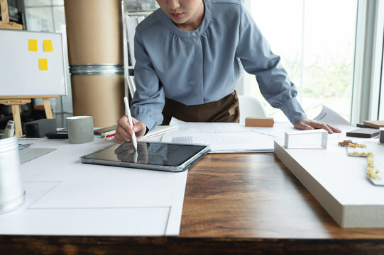 "Work Alone"-Bilder: Stock-Fotos & -Videos. | Adobe Stock