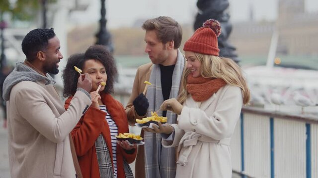 People Eating Chips Images – Browse 90,790 Stock Photos, Vectors, and ...