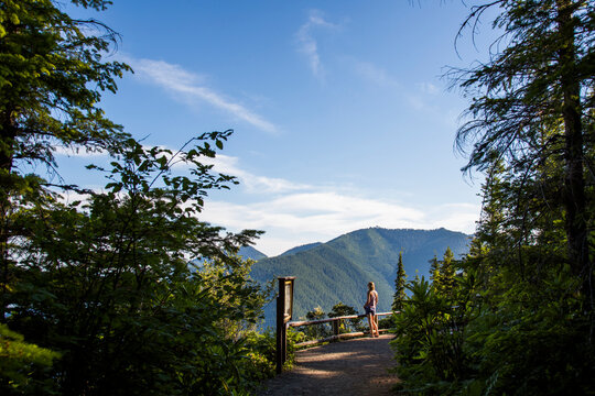 Overlooks Images – Browse 506,266 Stock Photos, Vectors, and Video ...