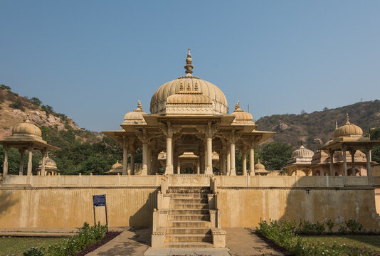 Chatri Images – Parcourir 1,396 le catalogue de photos, vecteurs et ...