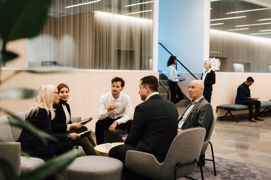 Gespräche Bilder – Durchsuchen 1,818,741 Archivfotos, Vektorgrafiken ...