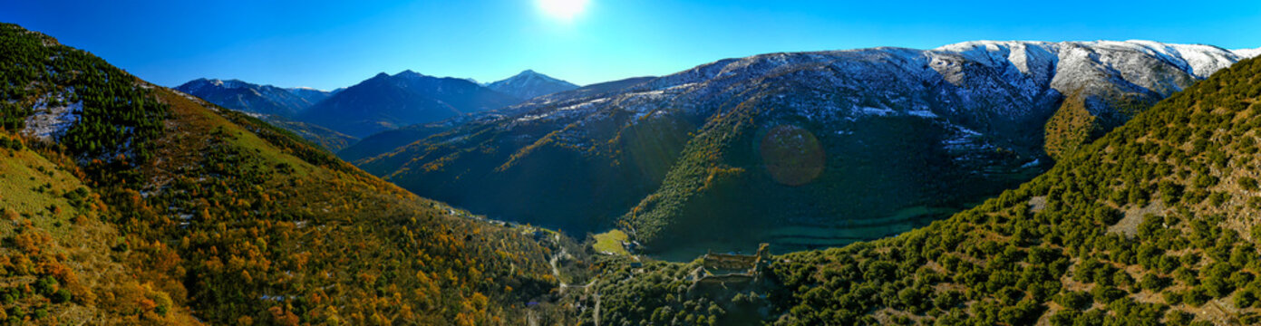 Pyrenean bilder – Bläddra bland 6,526 stockfoton, vektorer och videor ...