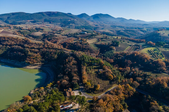 「Baschi」の画像 - 365 件の Stock 写真、ベクターおよびビデオ | Adobe Stock