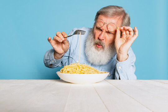 Penibel Bilder – Durchsuchen 1,090 Archivfotos, Vektorgrafiken und ...