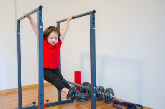 Kids Lifting Weights Bilder – Durchsuchen 3,677 Archivfotos ...