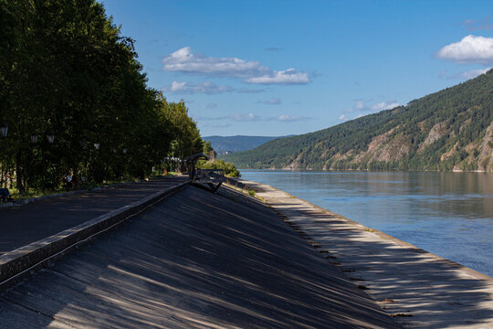 "River Embankment" Images – Browse 526 Stock Photos, Vectors, and Video ...