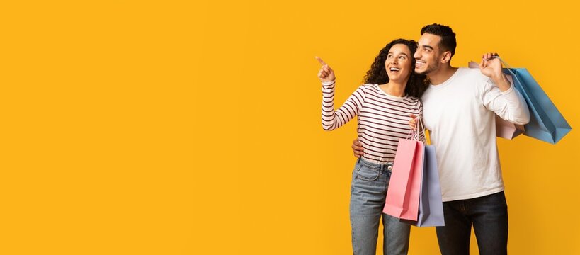 「Arab Family Shopping」の写真素材 | 2,755件の無料イラスト画像 | Adobe Stock