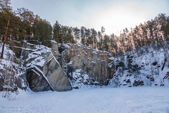 รูปภาพ"Ural – เลือกดูภาพถ่ายสต็อก เวกเตอร์ และวิดีโอ67,250 | Adobe Stock