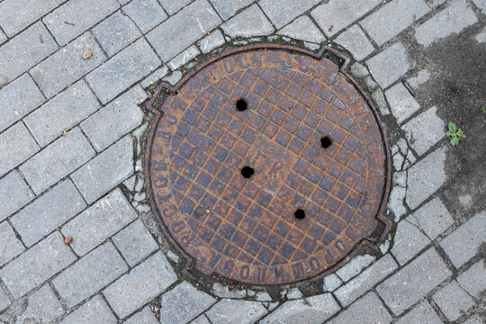 Gullideckel Bilder – Durchsuchen 6,437 Archivfotos, Vektorgrafiken und ...