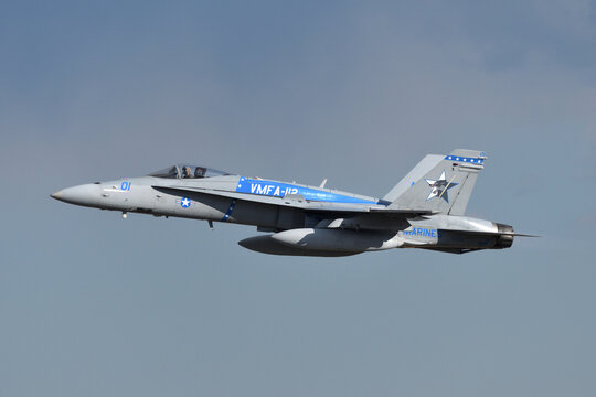 F18 画像 - 参照 535 Stock 写真、ベクターおよびビデオ | Adobe Stock