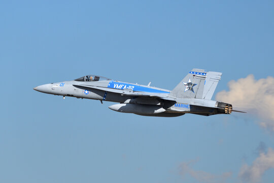 F18 画像 - 参照 535 Stock 写真、ベクターおよびビデオ | Adobe Stock