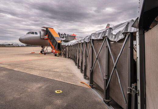 "Jet Bridge"-Bilder: Stock-Fotos & -Videos. | Adobe Stock