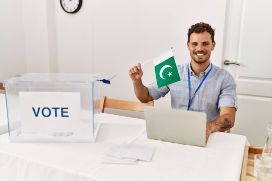 Pakistan Man With Laptop Images – Browse 317 Stock Photos, Vectors, and ...