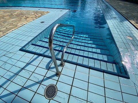 Schwimmpool Images – Browse 47 Stock Photos, Vectors, and Video | Adobe ...