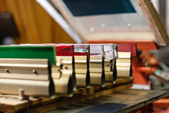 Squeeging Bilder – Durchsuchen 19,953 Archivfotos, Vektorgrafiken und ...