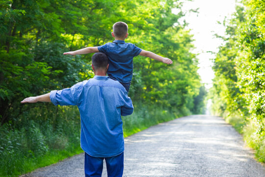 Shouldered Images – Browse 771,416 Stock Photos, Vectors, and Video ...