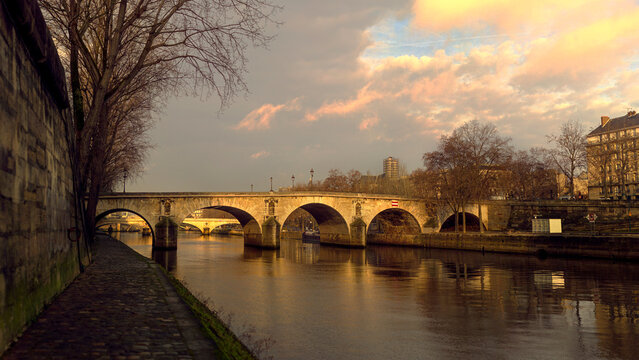 "Pont Marie" Images – Browse 95 Stock Photos, Vectors, and Video ...