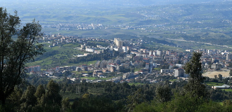 「Azazga」の写真素材 | 219件の無料イラスト画像 | Adobe Stock