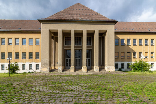 「Npea」の画像 - 3 件の Stock 写真、ベクターおよびビデオ | Adobe Stock