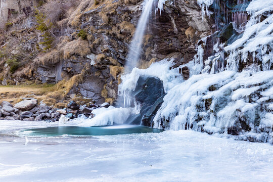 Faido Bilder – Durchsuchen 90 Archivfotos, Vektorgrafiken und Videos ...