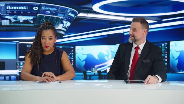 Presenters Images – Browse 136,754 Stock Photos, Vectors, and Video ...