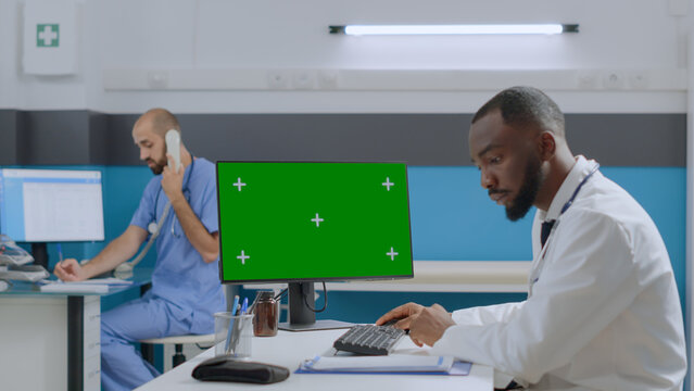 Greenscreen Изображения: просматривайте стоковые фотографии, векторные ...