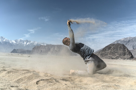 Breaking Images – Browse 1,974,480 Stock Photos, Vectors, and Video ...