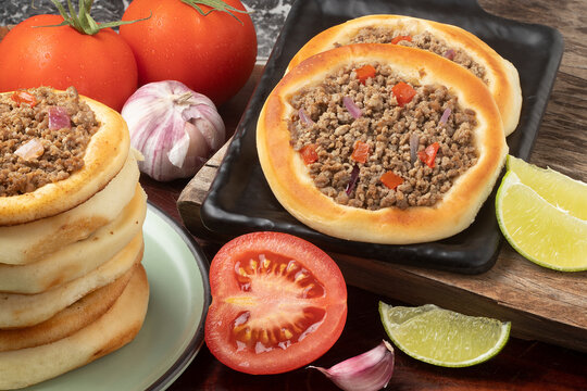 Esfihas Images – Browse 1,602 Stock Photos, Vectors, and Video | Adobe ...