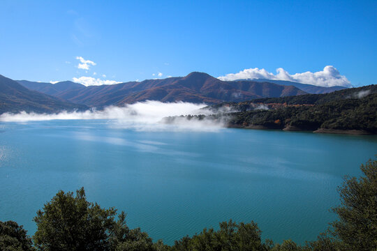 「Mornos」の写真素材 | 92件の無料イラスト画像 | Adobe Stock