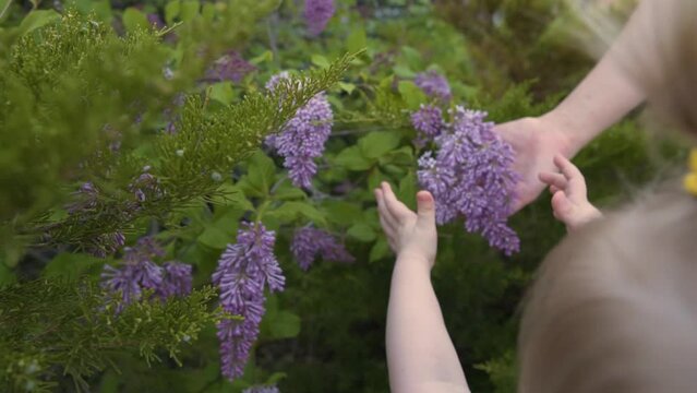 With Child"」の写真素材 | 572件の無料イラスト画像 | Adobe Stock